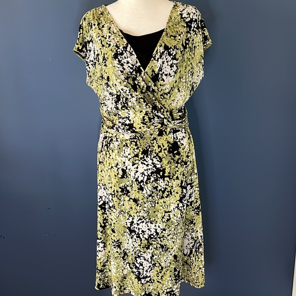 212 Collection | Dresses | 22 Collection Reflection Green Dress With ...